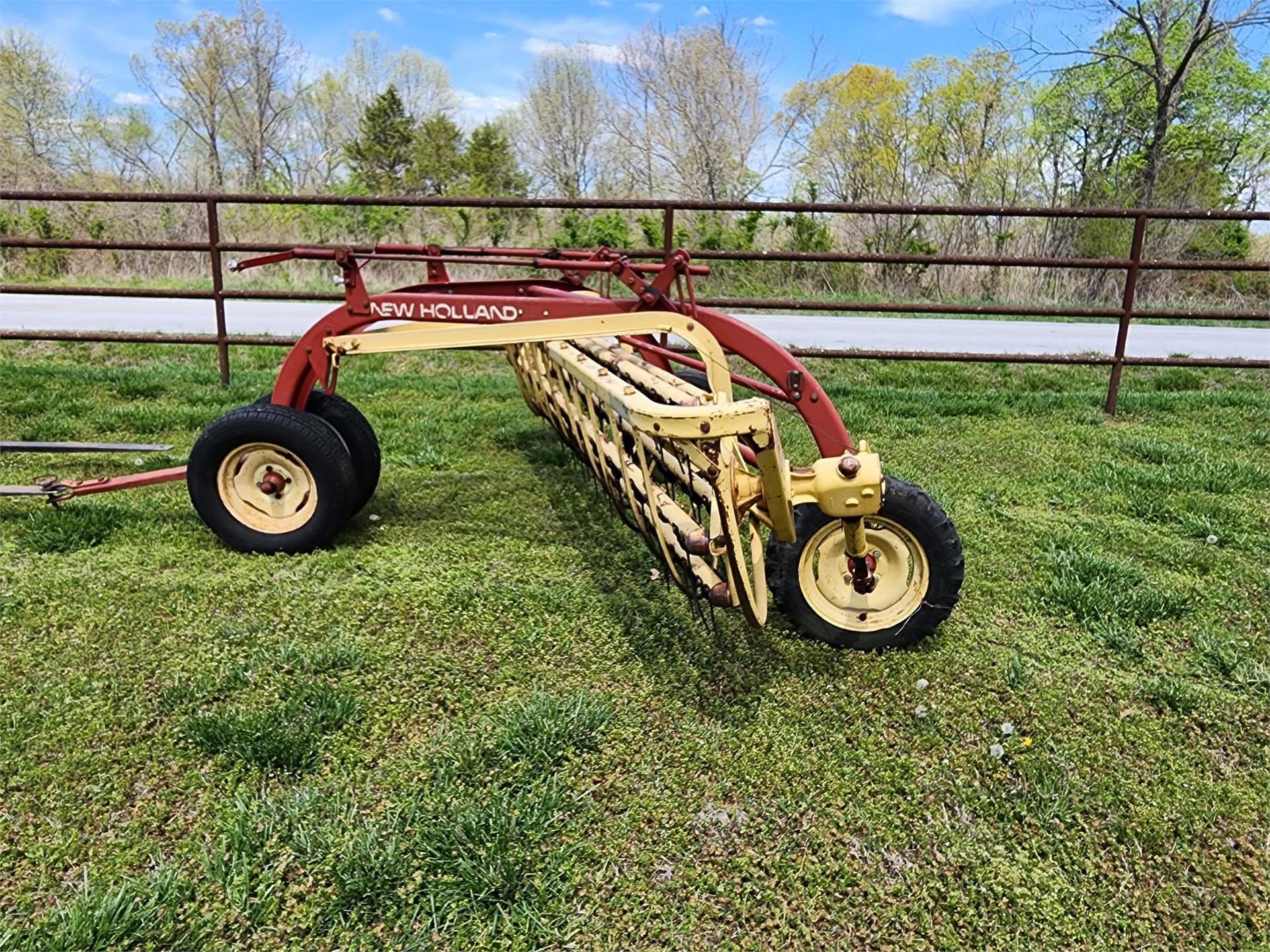 New Holland 258 Hay and Forage Hay - Rakes/Tedders for Sale | Tractor Zoom