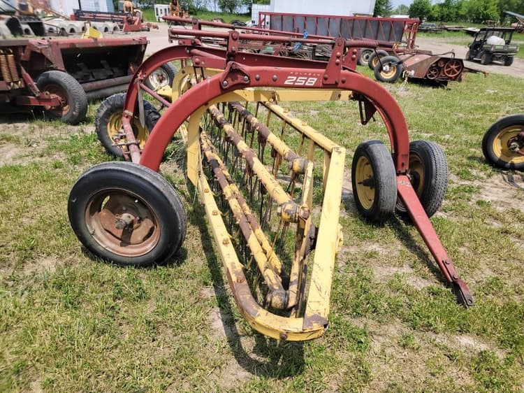 New Holland 258 Hay and Forage Hay - Rakes/Tedders for Sale | Tractor Zoom