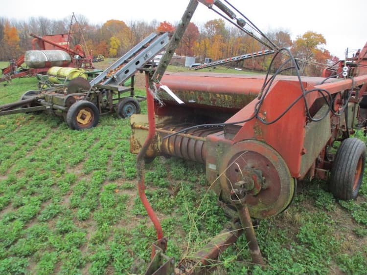 New Holland 270 Hay and Forage Balers - Square for Sale | Tractor Zoom