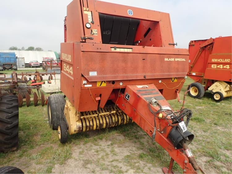 SOLD - New Holland 644 Hay and Forage Balers - Round | Tractor Zoom