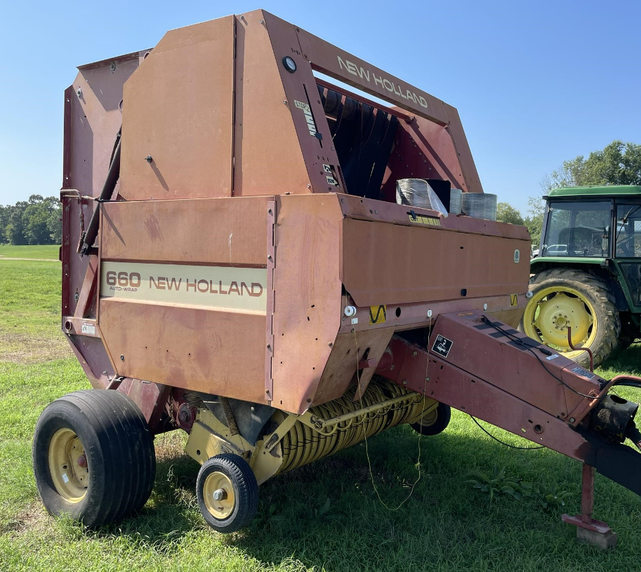 SOLD - New Holland 660 Lot No. a8a5df47-18e9-11ed-8bec-0246304ce823 Hay ...