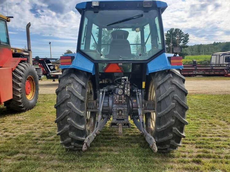 New Holland 8240 Tractors 100 to 174 HP for Sale | Tractor Zoom