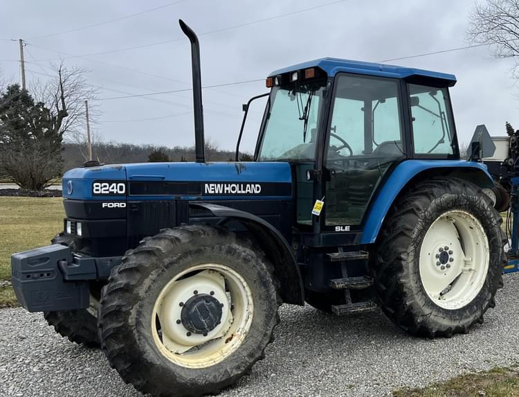 New Holland 8240 Tractors 100 to 174 HP for Sale | Tractor Zoom