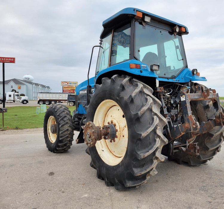 New Holland 8770 Tractors 175 to 299 HP for Sale | Tractor Zoom