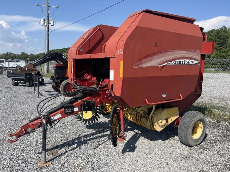 SOLD - New Holland BR740 Hay and Forage Balers - Round | Tractor Zoom