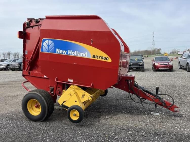 New Holland BR7060 Hay and Forage Balers - Round for Sale | Tractor Zoom