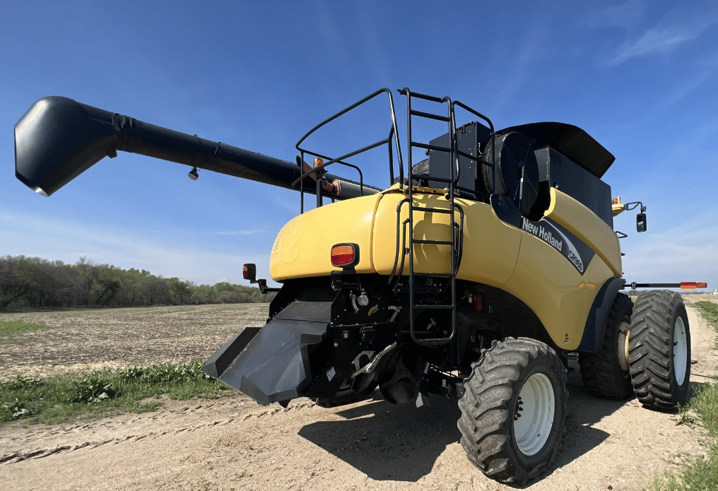 New Holland CR960 Combines Class 6 for Sale | Tractor Zoom