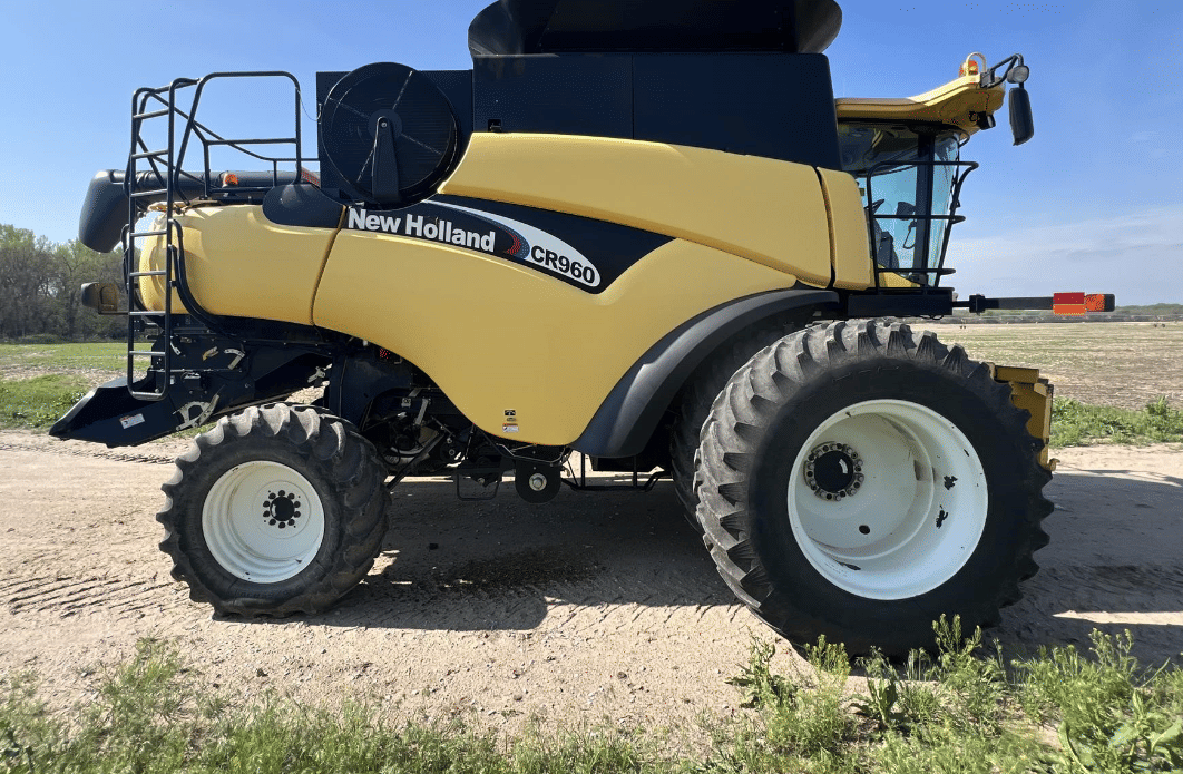 New Holland CR960 Combines Class 6 for Sale | Tractor Zoom