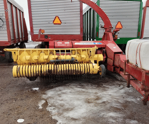 SOLD - New Holland FP230 Harvesting | Tractor Zoom