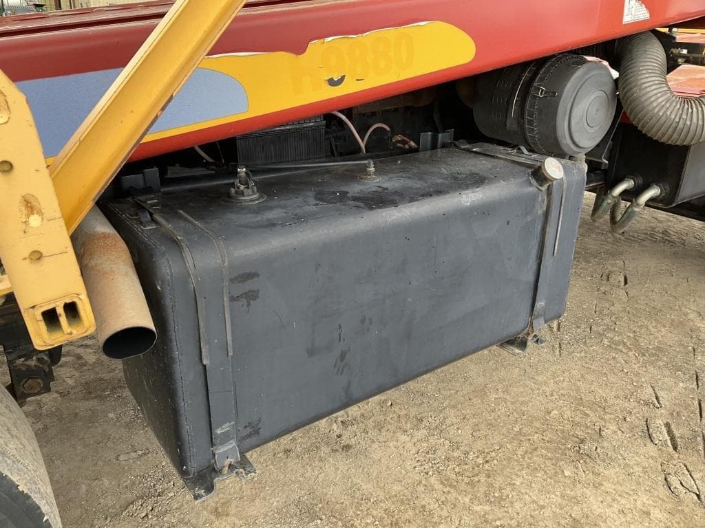 Tractor Zoom - New Holland H9880