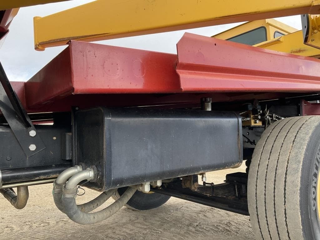 Tractor Zoom - New Holland H9880