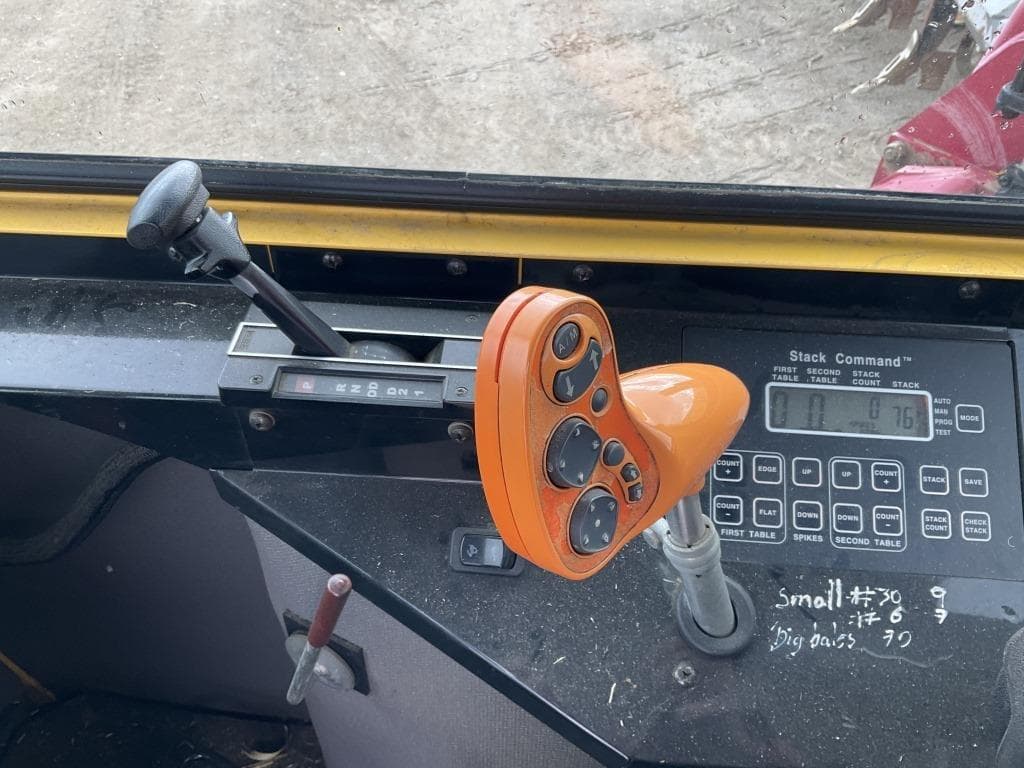 Tractor Zoom - New Holland H9880