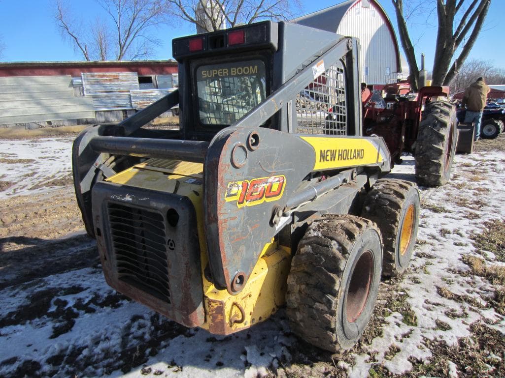 Tractor Zoom - New Holland L160