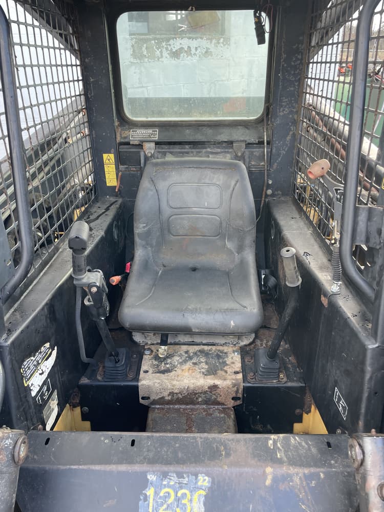 New Holland LX885 Construction Skid Steers for Sale | Tractor Zoom