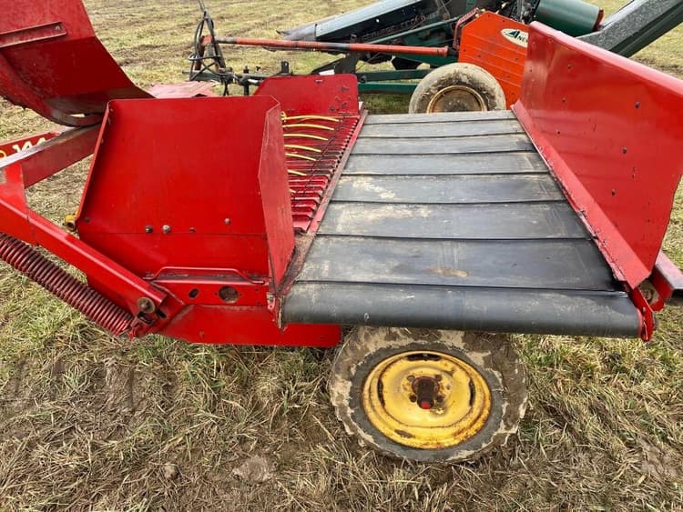 New Holland 144 Hay and Forage Hay - Mergers for Sale | Tractor Zoom