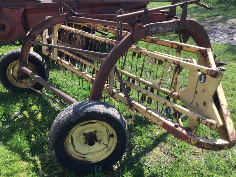 New Holland 256 Hay and Forage Hay - Rakes/Tedders for Sale | Tractor Zoom