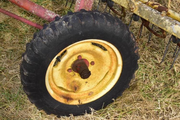 New Holland 256 Hay and Forage Hay - Rakes/Tedders for Sale | Tractor Zoom