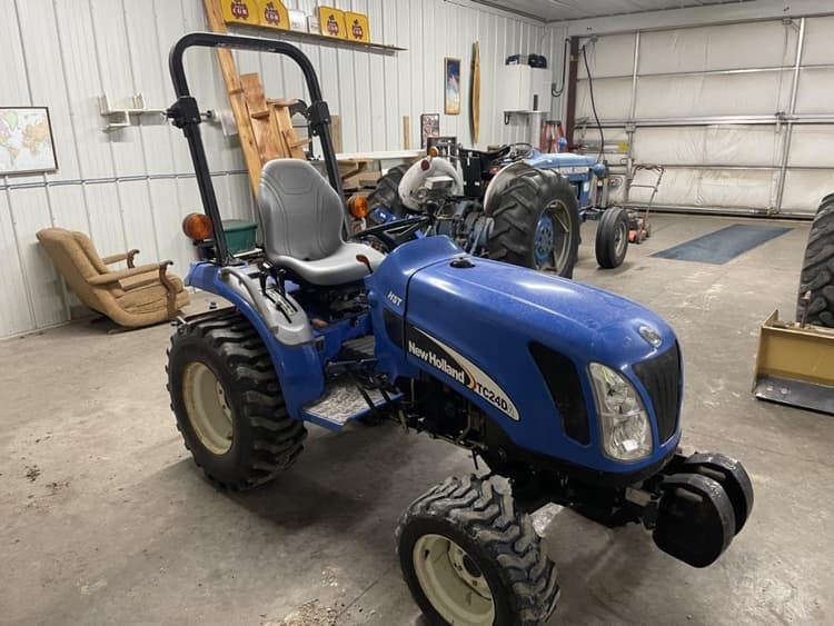 New Holland TC24DA Tractors Less than 40 HP for Sale | Tractor Zoom