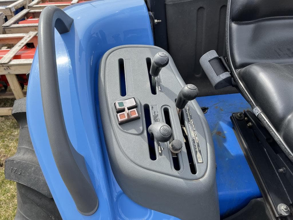 New Holland TC40DA Tractors 40 to 99 HP for Sale | Tractor Zoom