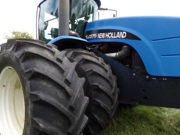 New Holland TJ375 Tractors 300 to 424 HP for Sale | Tractor Zoom