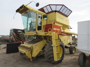 New Holland TR85 Combines For Sale with 4,010 Hrs | Tractor Zoom
