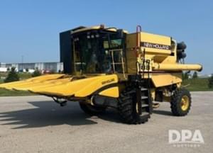 SOLD - New Holland TR88 Lot No. 192 Combines with 6,433 Hrs | Tractor Zoom