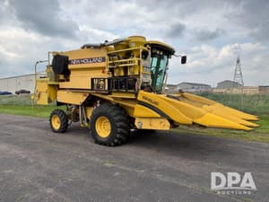 SOLD - New Holland TR88 Lot No. 53 Combines with 6,158 Hrs | Tractor Zoom