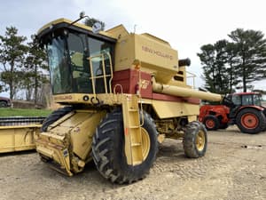 SOLD - New Holland TR96 Lot No. 2958 Combines with 4,486 Hrs | Tractor Zoom
