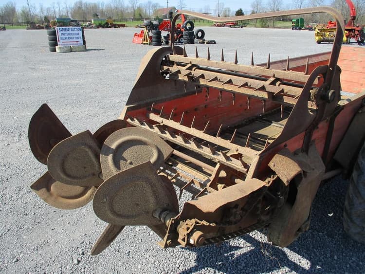 New Idea 12A Manure Handling Manure Spreaders - Dry for Sale | Tractor Zoom