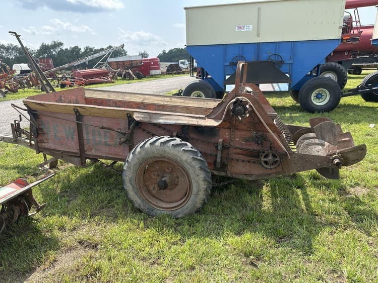 New Idea 14A Manure Handling Manure Spreaders - Dry for Sale | Tractor Zoom