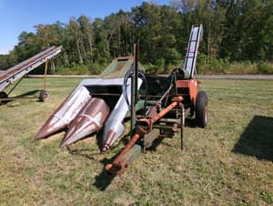 SOLD - New Idea 327 Lot No. 207 Harvesting | Tractor Zoom