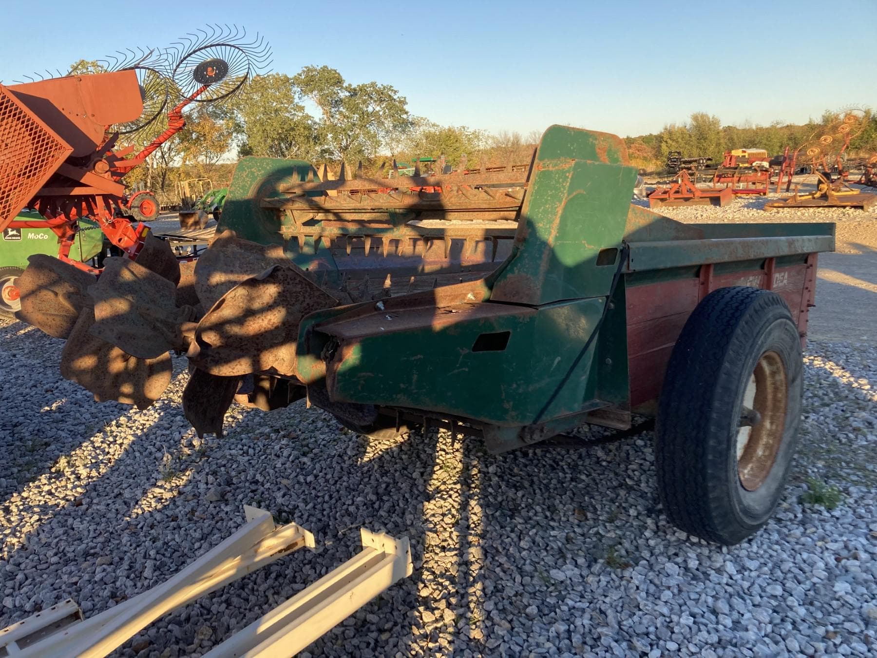 New Idea 215 Manure Handling Manure Spreaders - Dry for Sale | Tractor Zoom