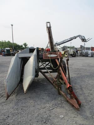 SOLD - New Idea 309 Lot No. 4210 Harvesting | Tractor Zoom