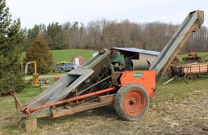 SOLD - New Idea 313 Lot No. 18 Harvesting | Tractor Zoom