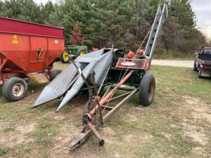 SOLD - New Idea 323 Lot No. 150 Harvesting | Tractor Zoom