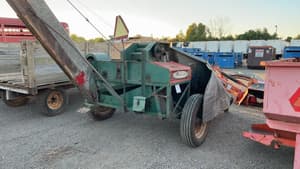 SOLD - NEW IDEA 323 30' CORN PICKER Harvesting | Tractor Zoom