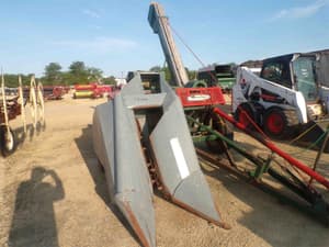 SOLD - New Idea 323 Harvesting | Tractor Zoom