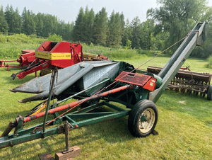 SOLD - New Idea 323 Harvesting | Tractor Zoom