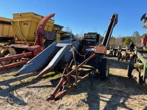SOLD - New Idea 323 Lot No. 6791 Harvesting | Tractor Zoom
