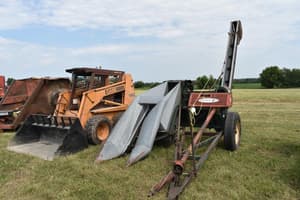 SOLD - New Idea 323 Lot No. 41 Harvesting | Tractor Zoom