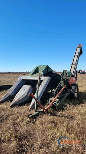 SOLD - New Idea 324 Lot No. 4082 Harvesting | Tractor Zoom