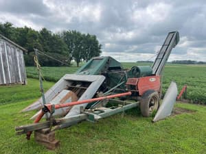 SOLD - New Idea 324 Lot No. 41A Harvesting | Tractor Zoom