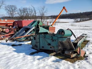 SOLD - New Idea 325 Lot No. 3256 Harvesting | Tractor Zoom