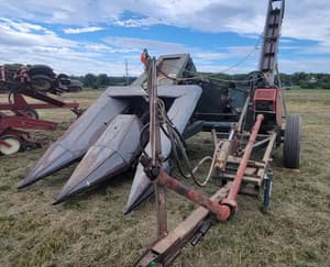 SOLD - New Idea 325 Lot No. 3429 Harvesting | Tractor Zoom