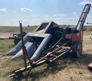 SOLD - New Idea 327 Lot No. 14604 Harvesting | Tractor Zoom