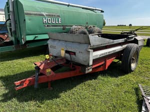 SOLD - New Idea 351 Manure Handling | Tractor Zoom