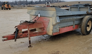 SOLD - New Idea 352 Manure Handling | Tractor Zoom