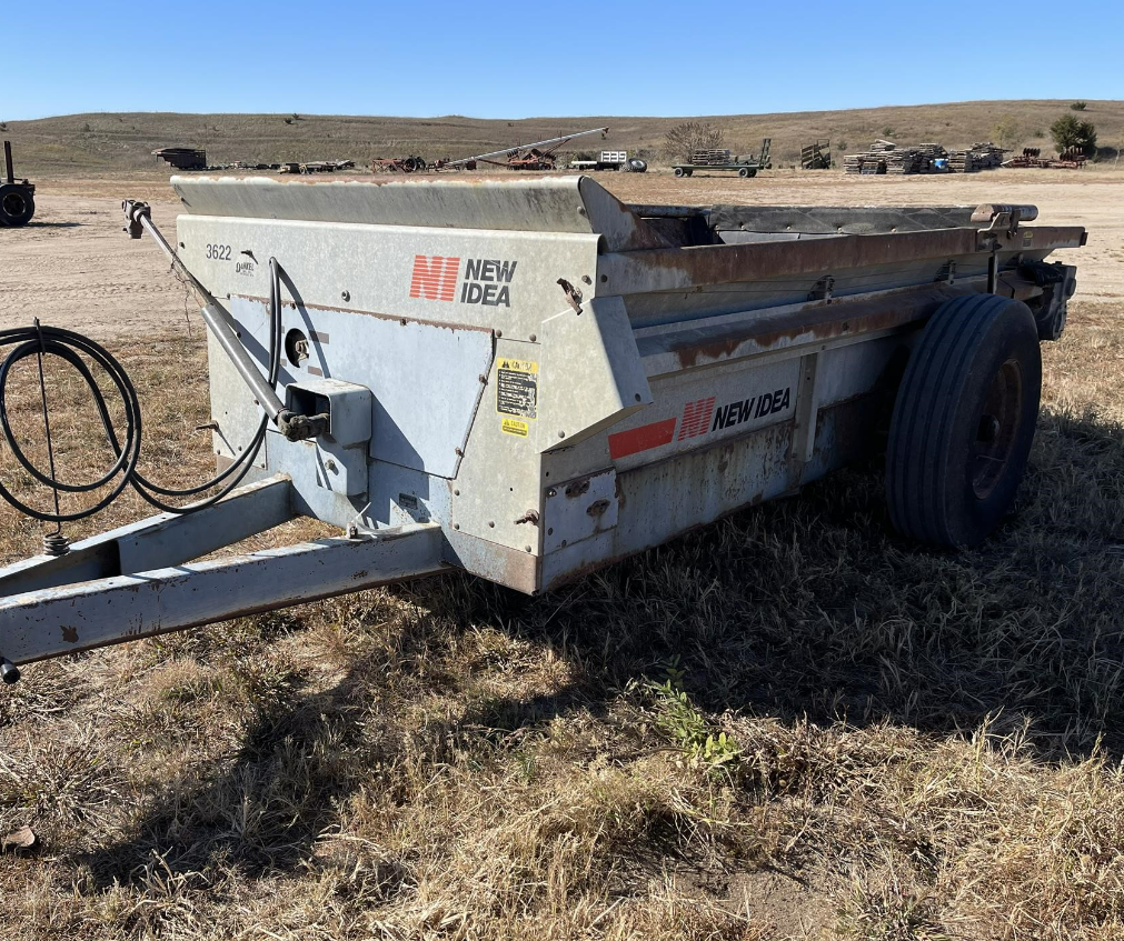 SOLD - New Idea 3622 Manure Handling | Tractor Zoom