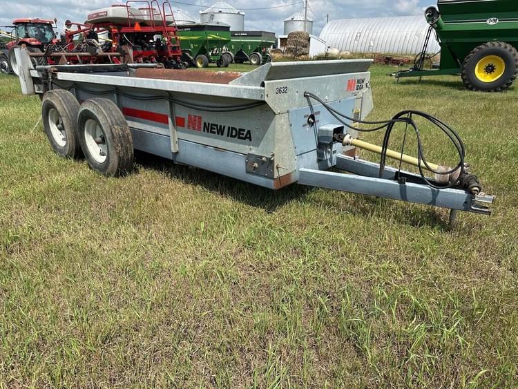 New Idea 3632 Manure Handling Manure Spreaders - Dry for Sale | Tractor Zoom