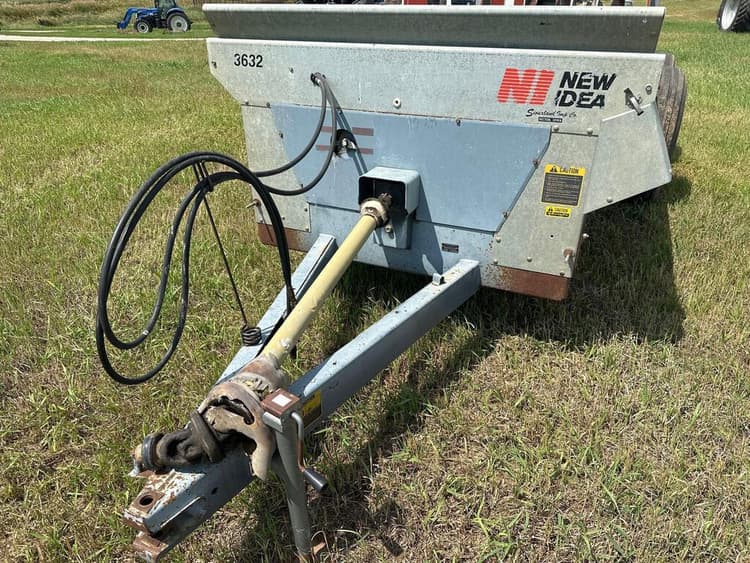 New Idea 3632 Manure Handling Manure Spreaders - Dry for Sale | Tractor Zoom